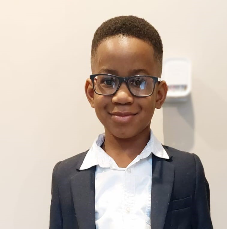 El prodigio literario Jayce Joyce, niño rompe récords mundiales - Magnopost