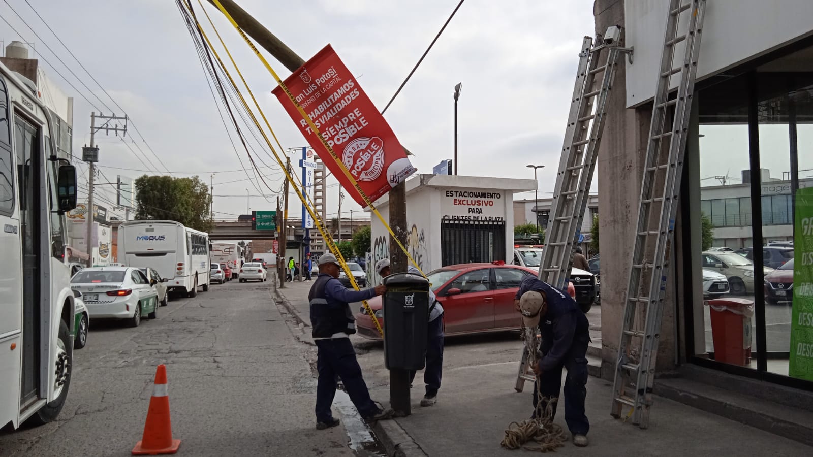 Fuertes vientos azotan la capital de San Luis Potosí y causan apagones ...