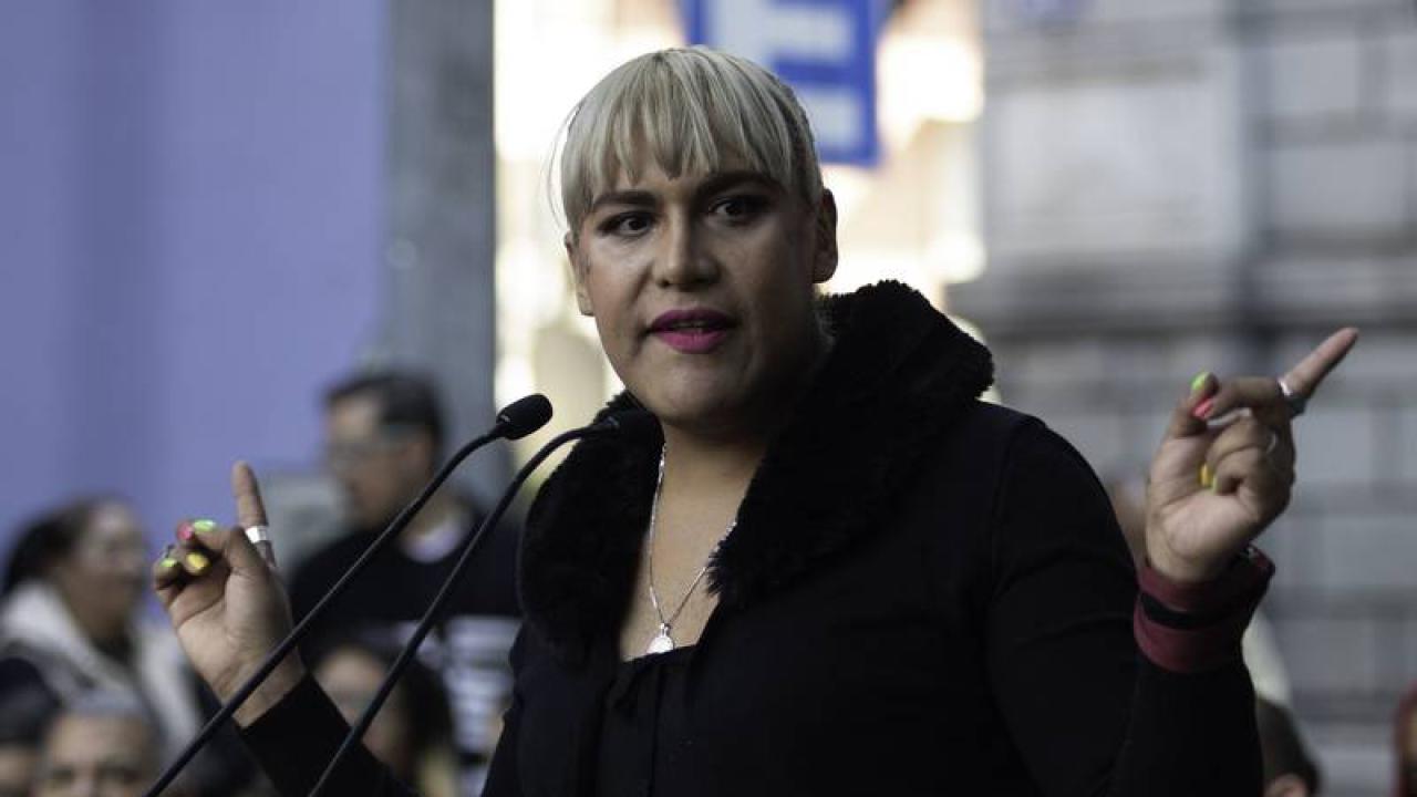 Diputada María Clemente protesta y ‘clausura’ sesión en San Lázaro por ...