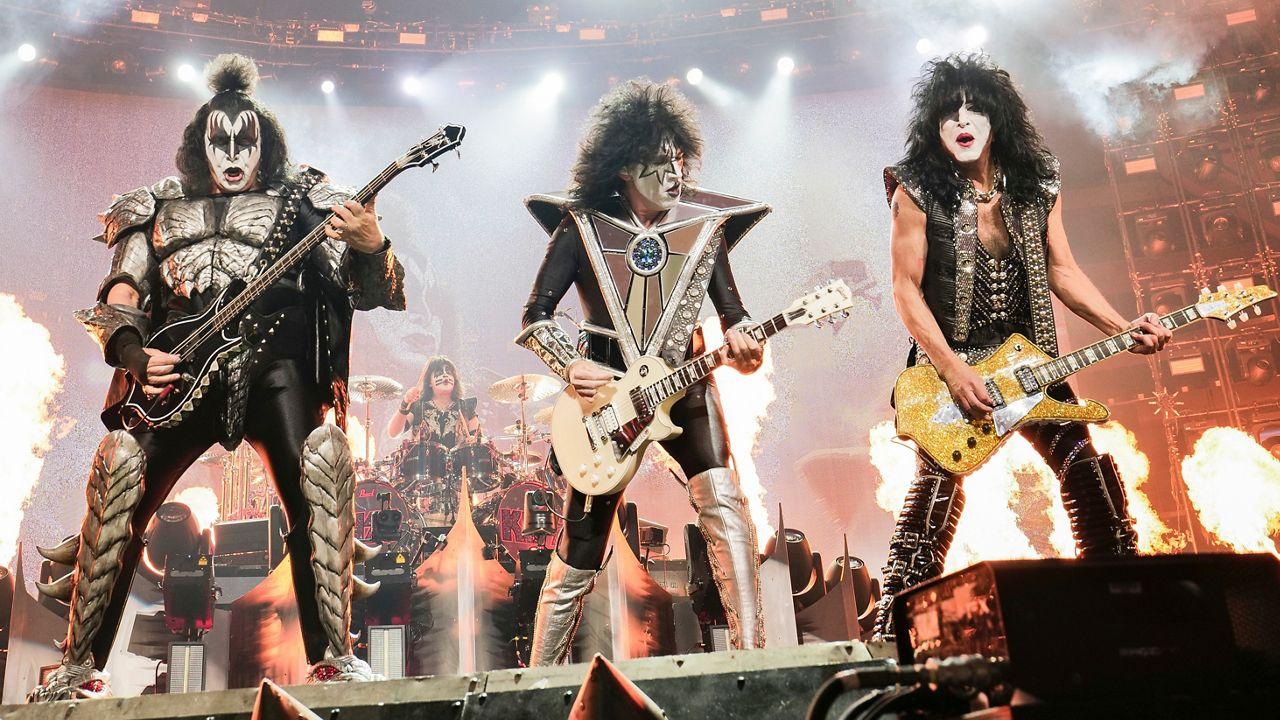 Kiss se despide de los escenarios pero no de la música: vende su ...