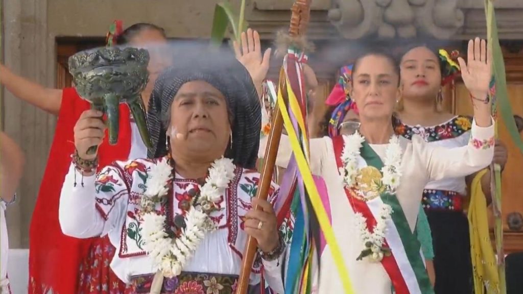 Claudia Sheinbaum lidera la ceremonia del bastón de mando ante un ...