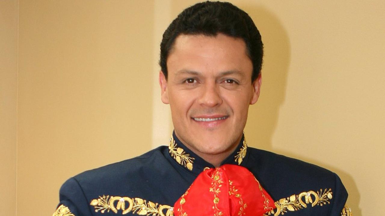 Pedro Fernández aprendió a fumar cuando tenía 13 años - Magnopost