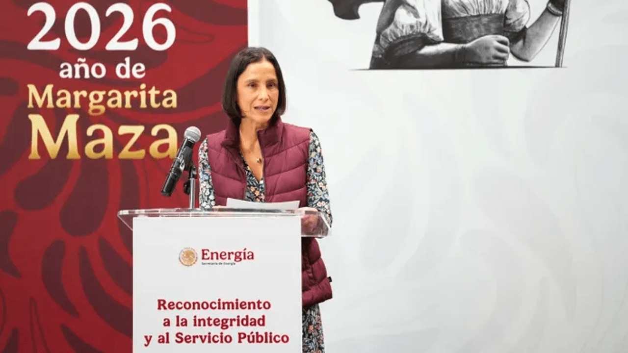 Luz Elena González Escobar encabezó la Ceremonia de Entrega de ...